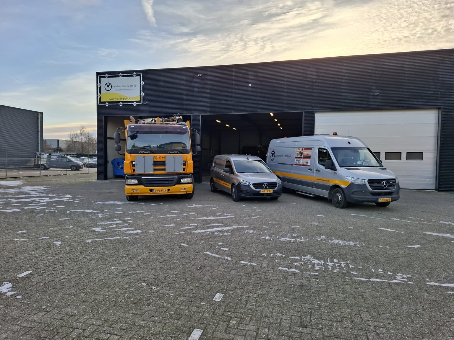 We helpen je graag verder op weg. | vandervalk+degroot